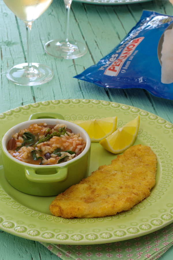 Cinco Quartos de Laranja: Filetes de pescada panados com arroz de ...