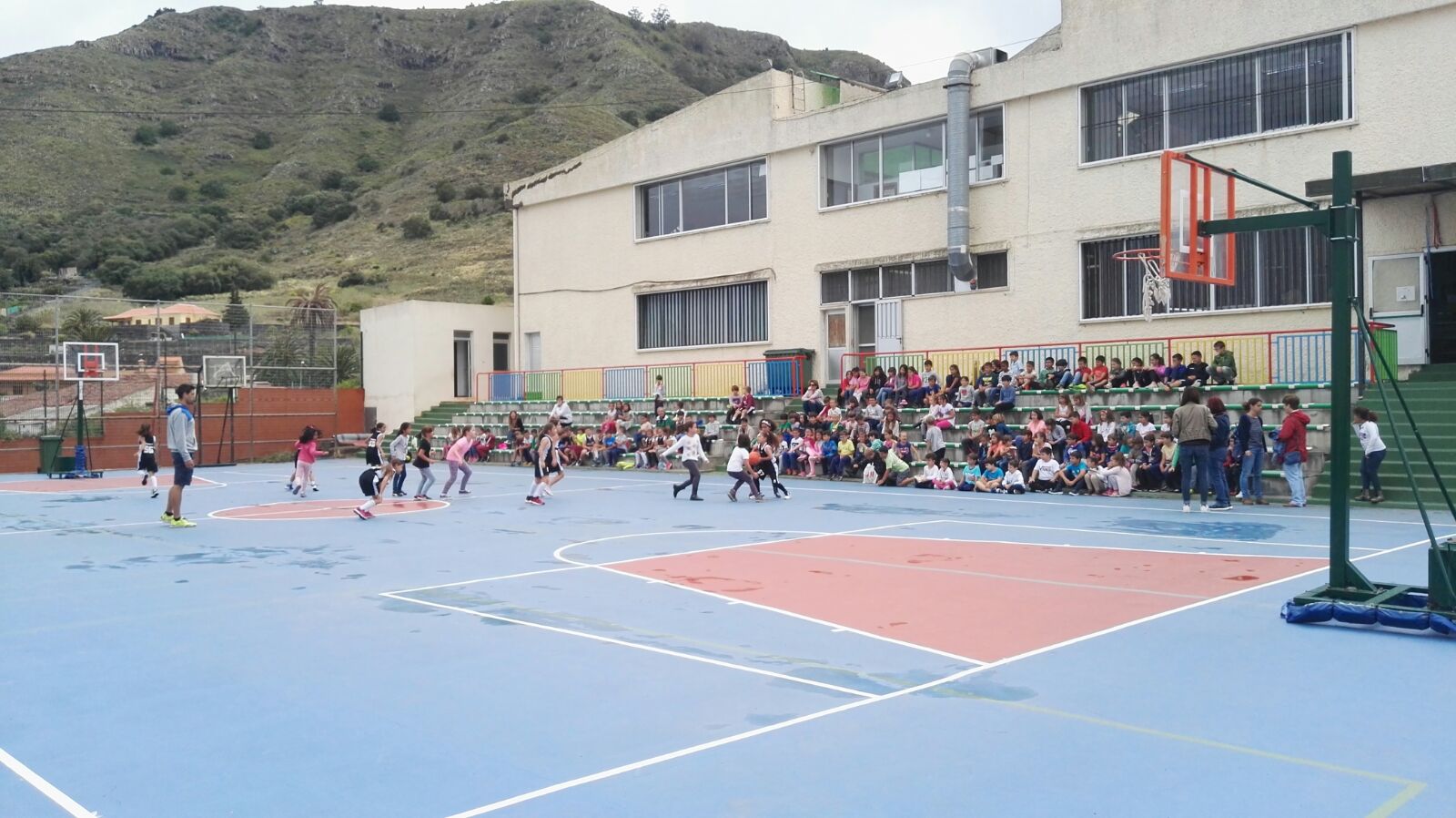 .: Y NOS FUIMOS AL TEÓFILO PÉREZ