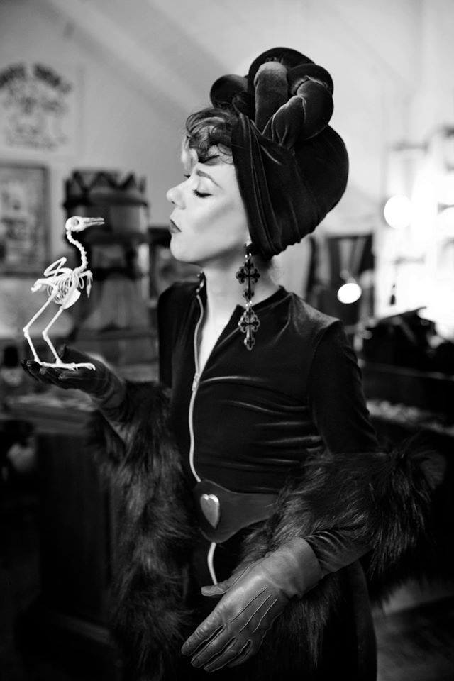 www.reneeruin.com: ECLECTIC GLAMOUR KITSCH | An interview of Alice ...
