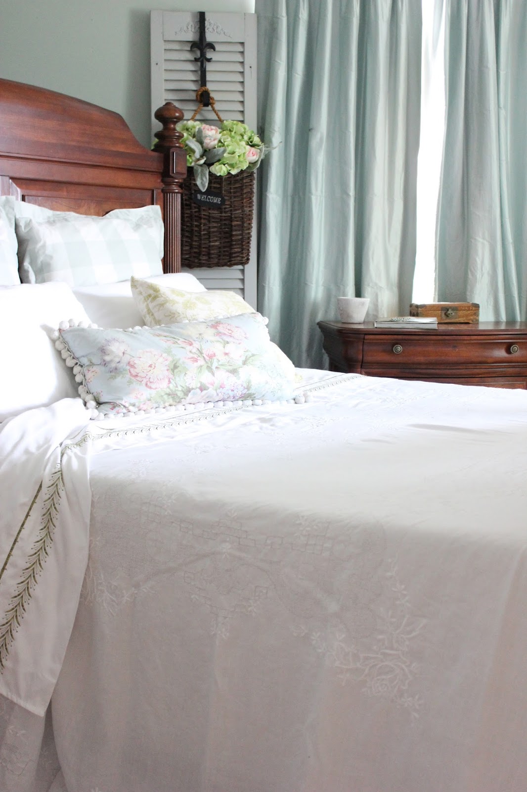 Maison Decor: Project Design:How to Create a Beautiful Bed