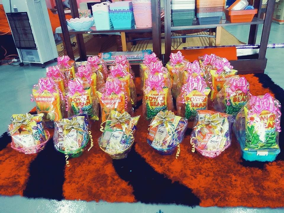 Hamper Makanan / Tupperware Melaka by zeeyrahamper.com