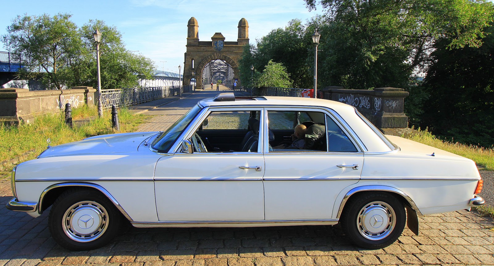 Old School Racing Ass. - Mercedes W114 Coupe blog