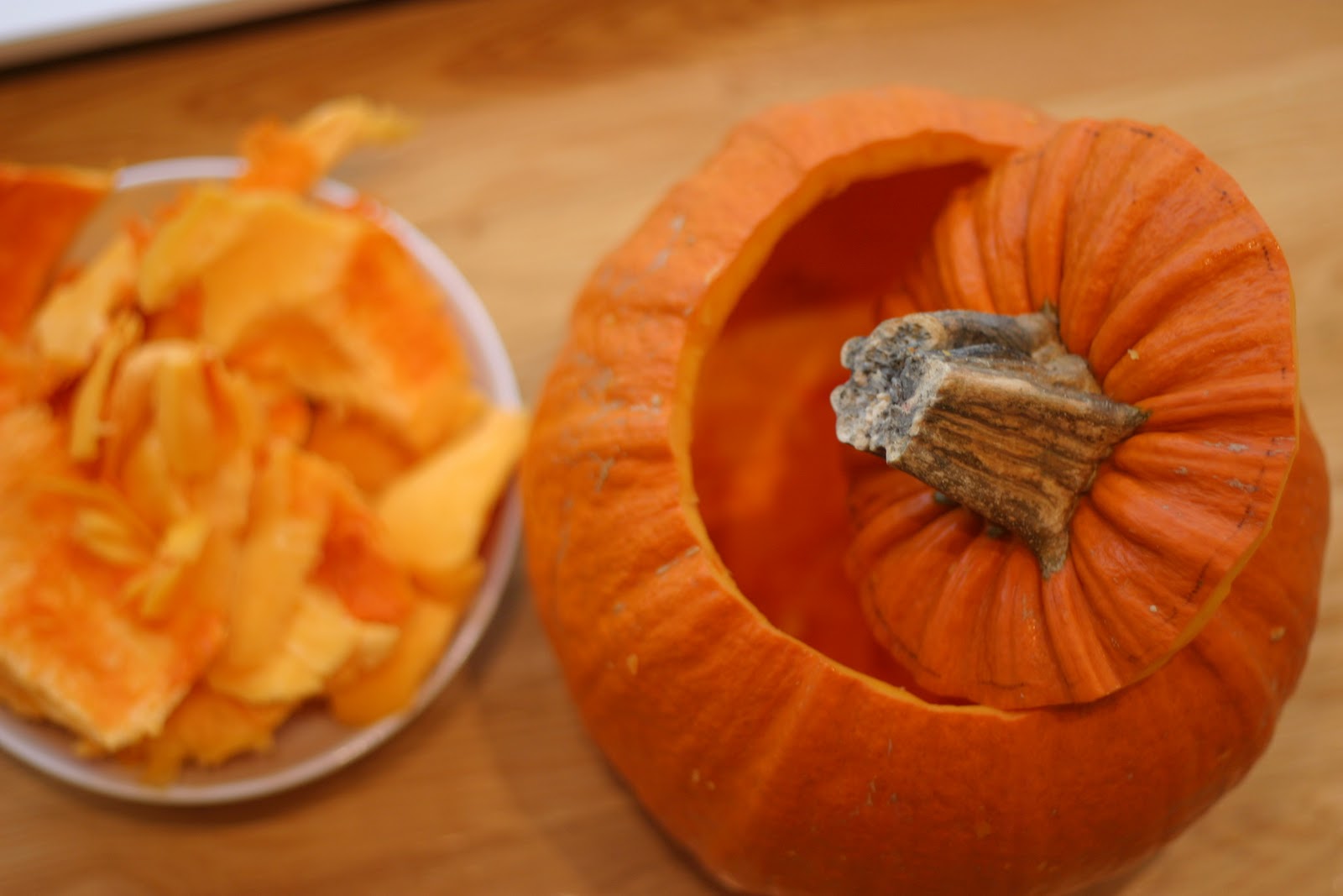 Gresskarlykt til Halloween (Halloween pumpkin lantern) – Marias Salt & Søtt