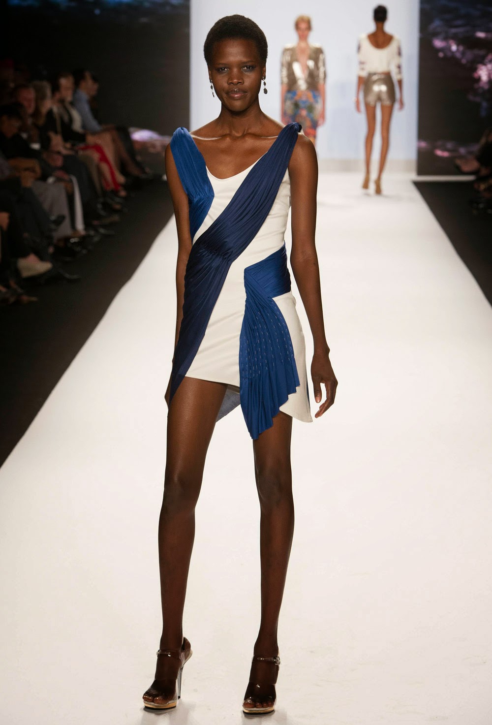 Tirare le fila: Project Runway: Season 12: Finale Show