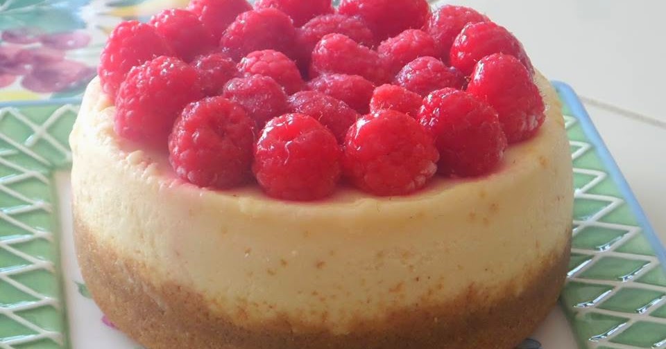Welcome Home Blog: ♥ White Chocolate Cheesecake with Glazed Raspberries