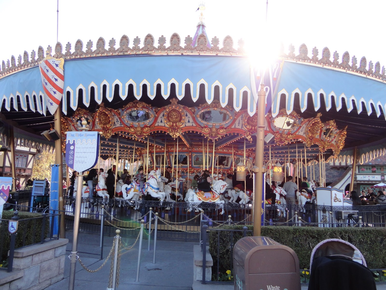 Disneyland: Disneyland Fantasyland King Arthur Carroussel