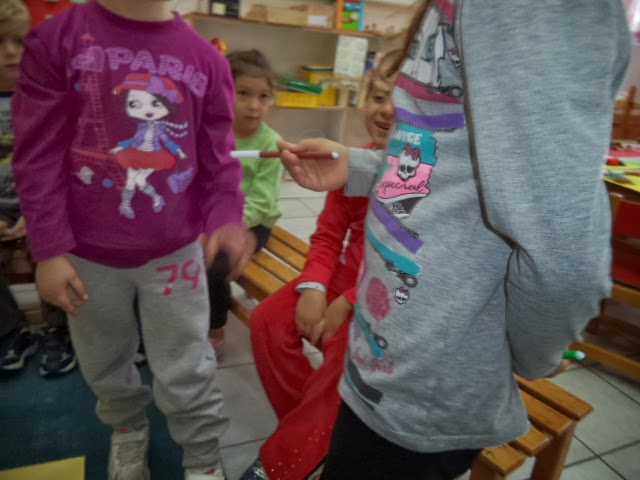 .~~kindergarten teacher ~~ΝΗΠΙΑΓΩΓΟΣ.....ΧΡΩΜΑΤΑ ΚΑΙ ΑΡΩΜΑΤΑ ...