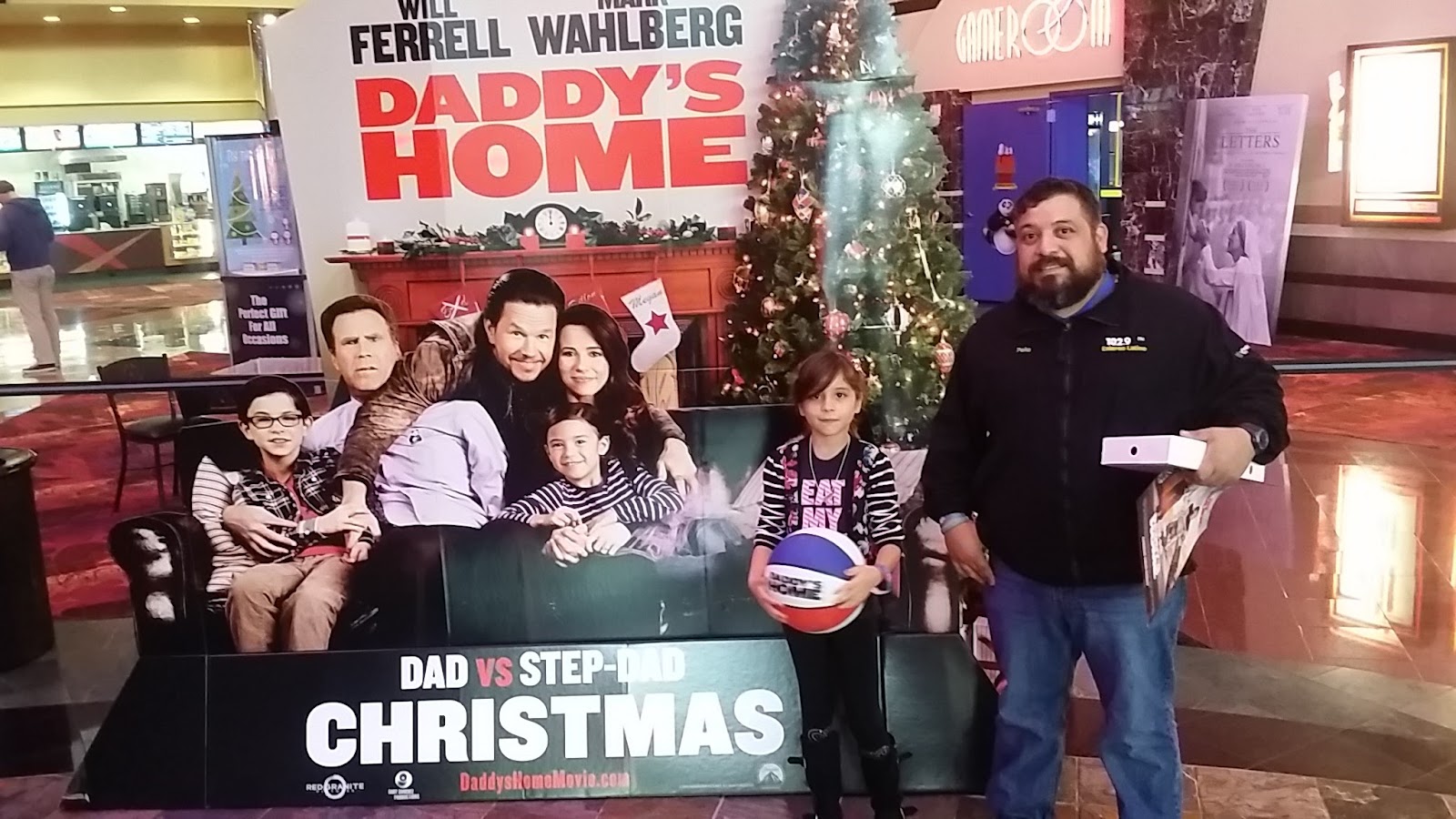 MOVIE PREVIEW: "Daddy's Home" - Will you want him to leave? - PlayTime ...