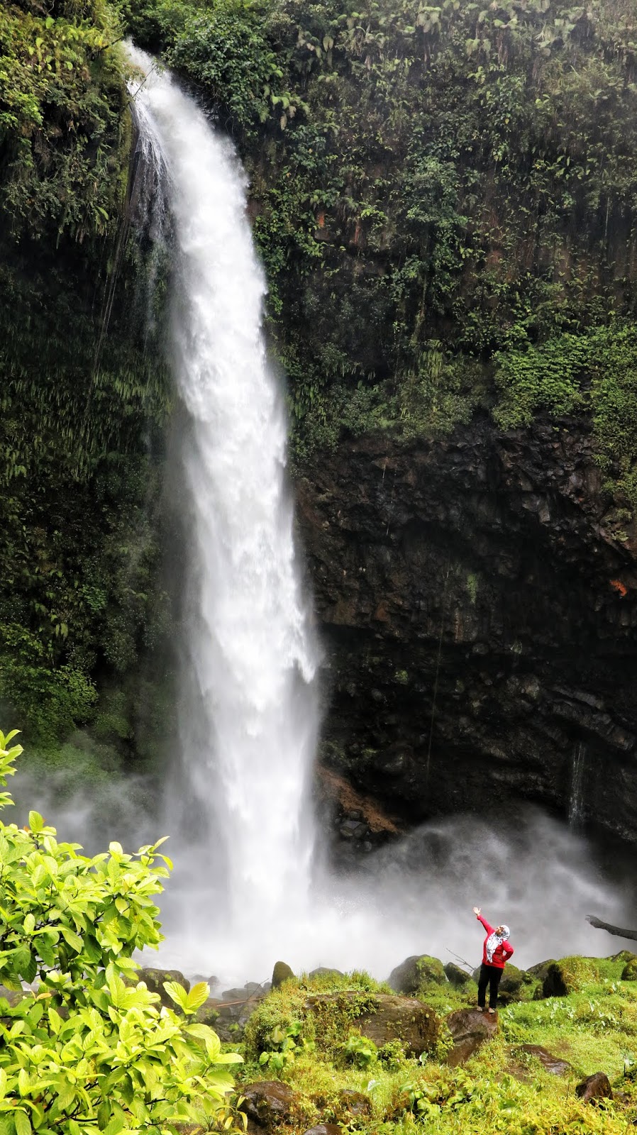 Wisata Indonesia: Jelajah Tasikmalaya Bagian 3: Curug Ciparay