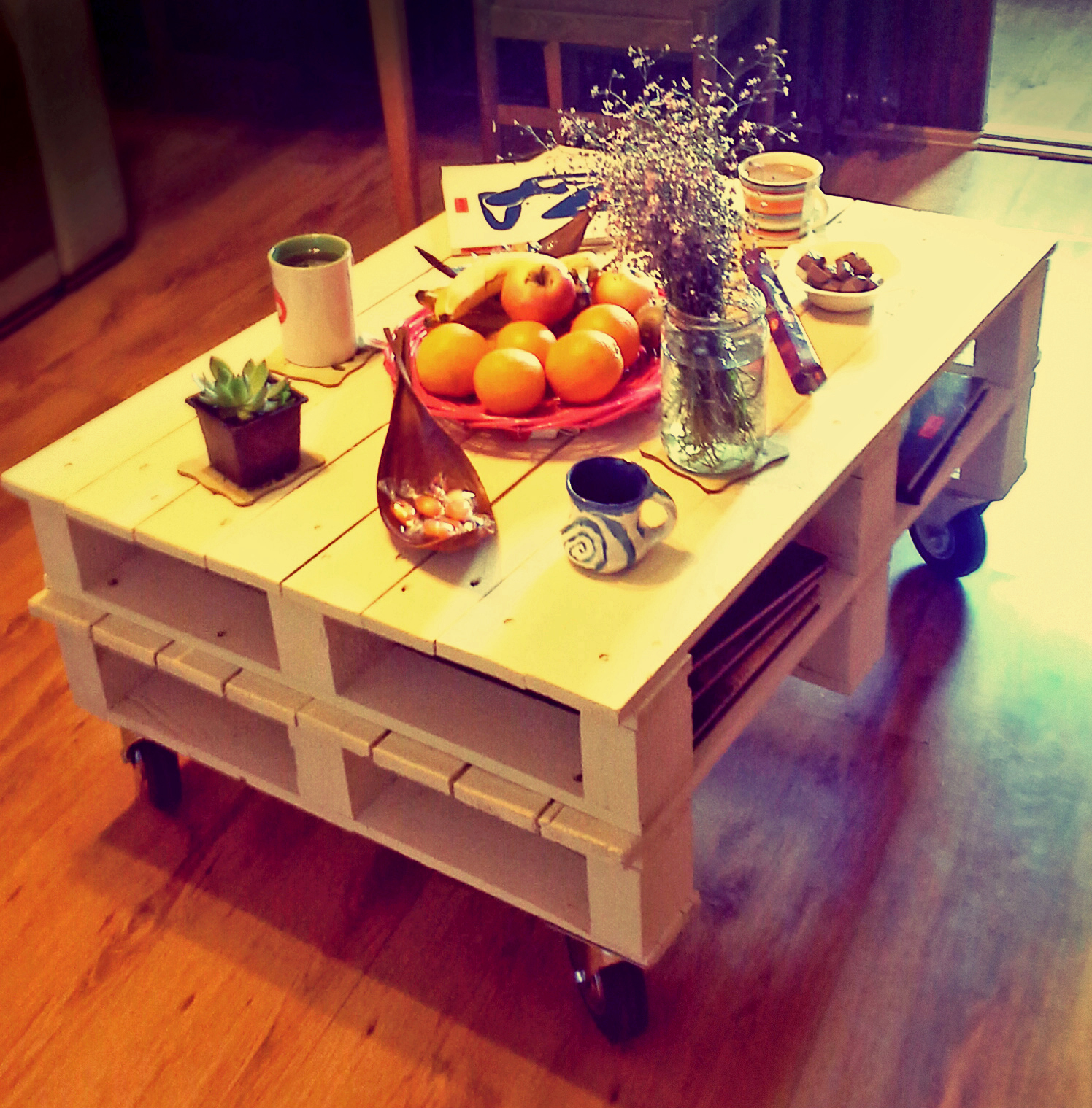 dra: Palette Coffee Table