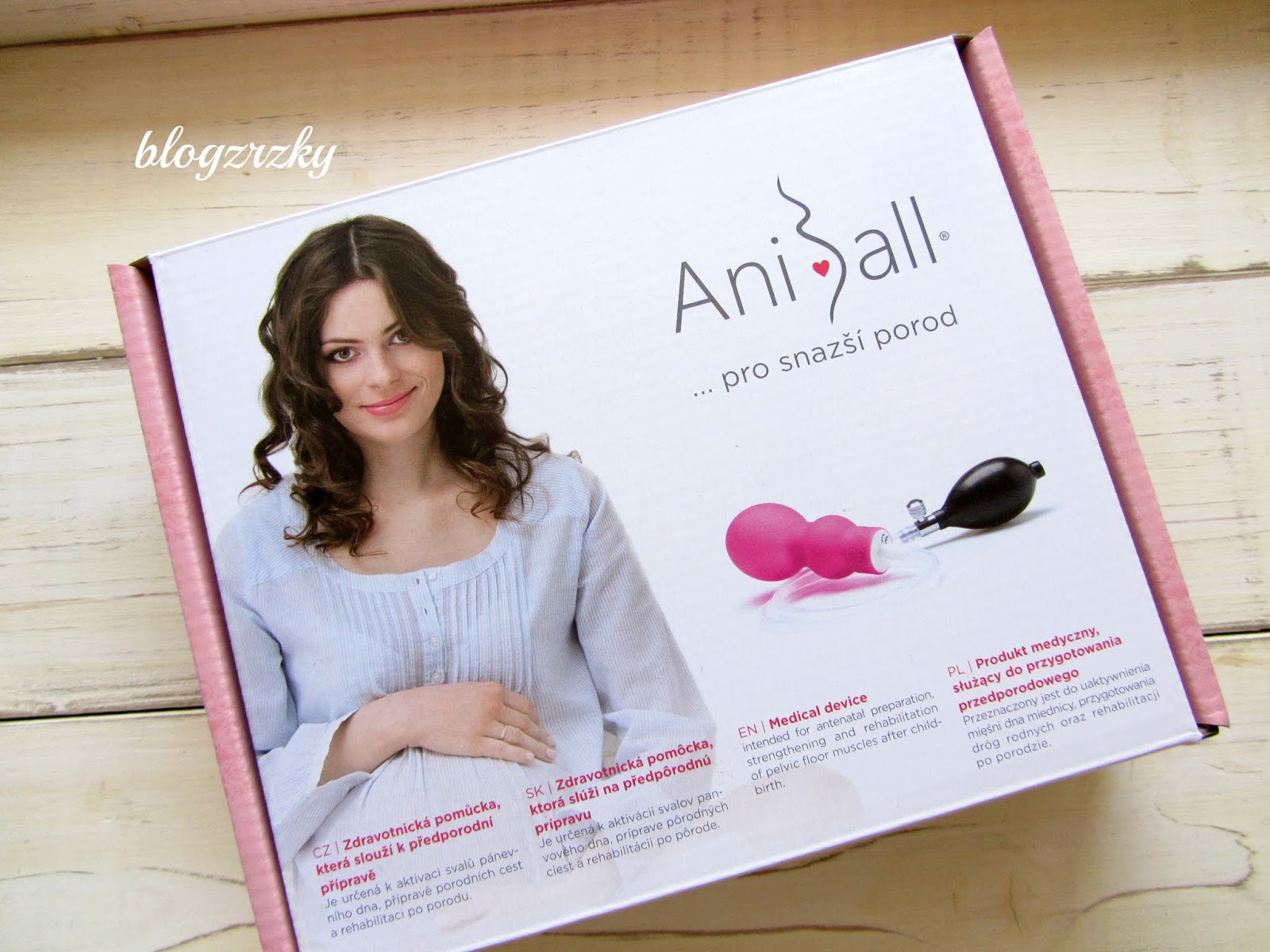 Blog Zrzky: Aniball. Balónek pomocník