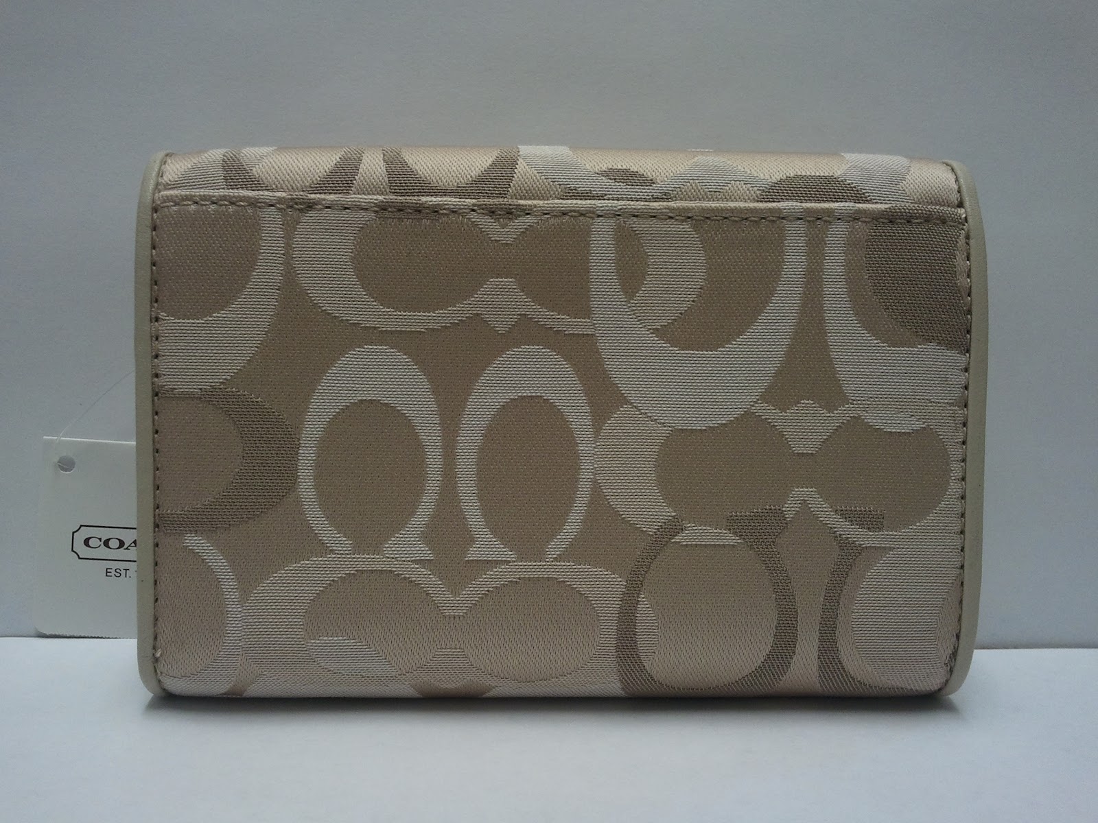 LadiesFanatic: COACH Alexandra Compact Clutch Wallet Ivory