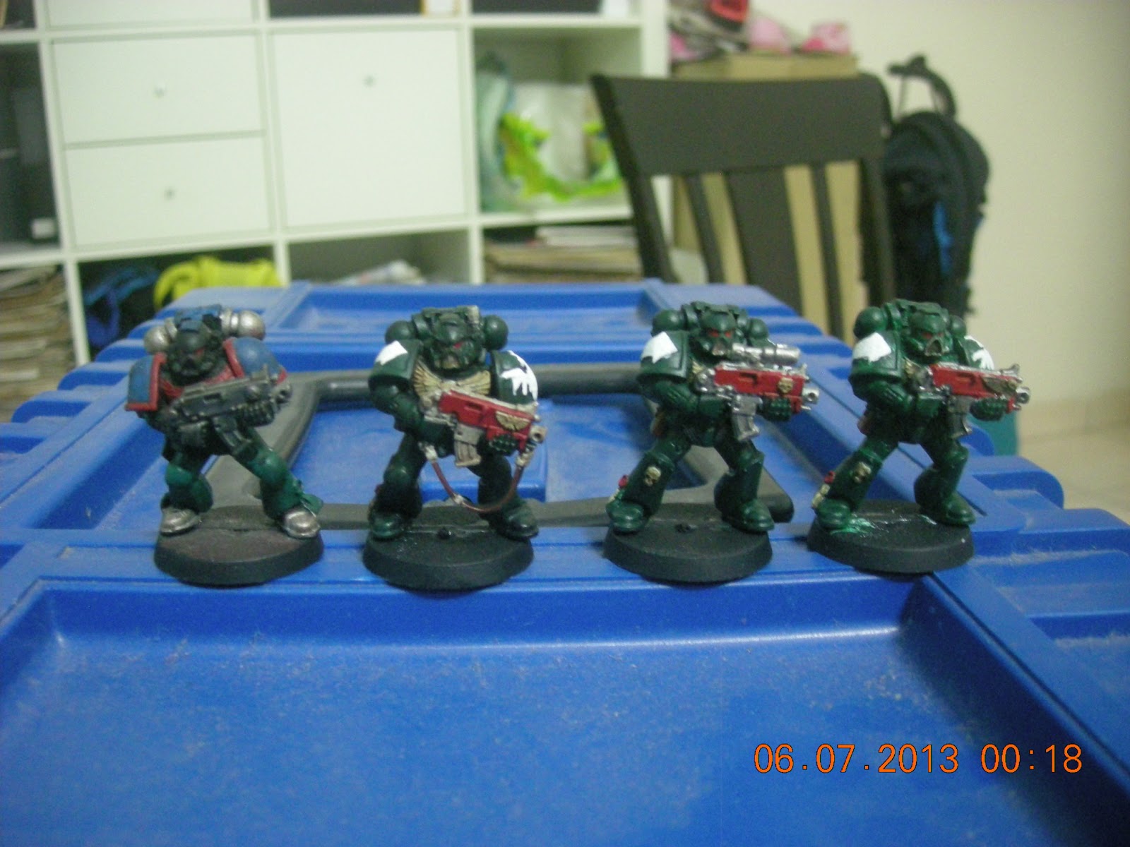 Dark Gathering: Warhammer 40K Paint Set Part 1