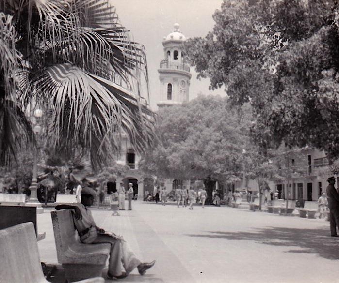 JOSEPH CACERES: EL PARQUE COLON EN LOS CUARENTA