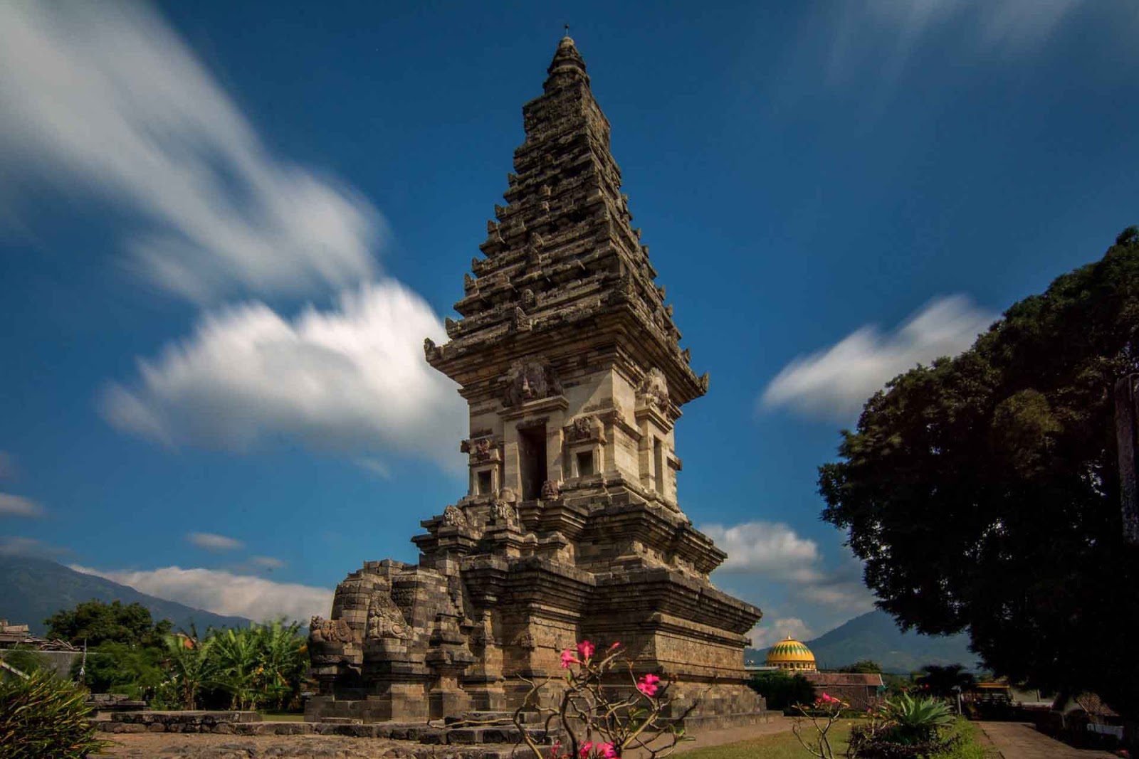 Candi Prambanan Adalah Candi Peninggalan Agama - WISATA KALI INI