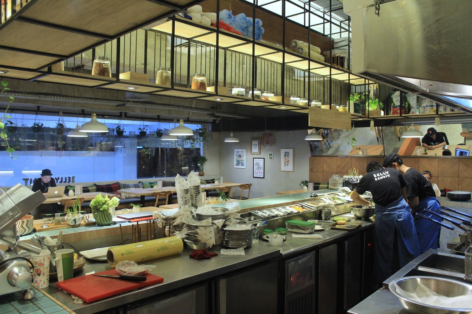 Place to visit in Dubai: [New Spot] Belly Bandit, All-Day Breakfast ...