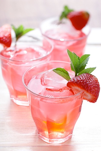 Thirsty Thursday: The Reef Drink - Sweet Southern Prep