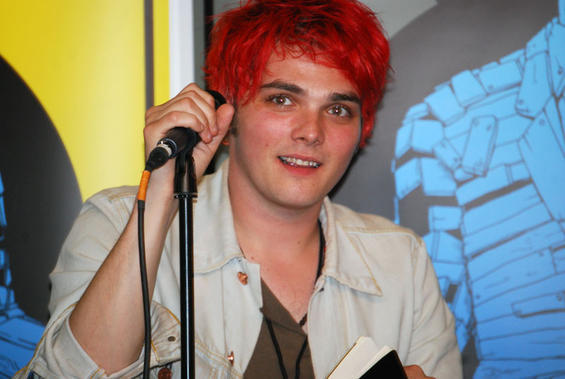 Grant Morrison and Gerard Way at Meltdown Comics [Photos] - MCRmy Ecuador