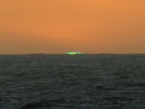 An idiot's mutterings.....: Green Flash!