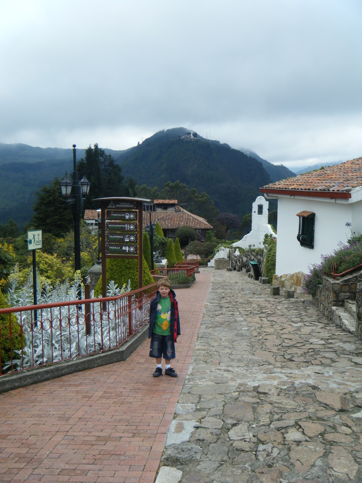 Teleferico Monserrate Bogota, Colombia - Exploramum & Explorason