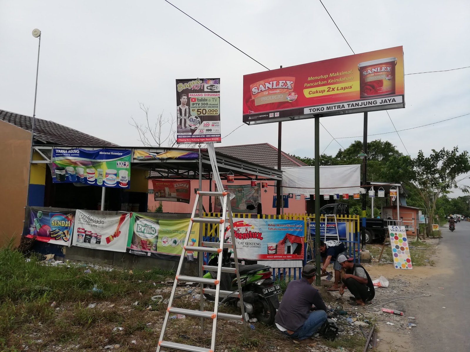 Warna ANGKASA Advertising PALANGKARAYA Produksi Billboard Space iklan ...