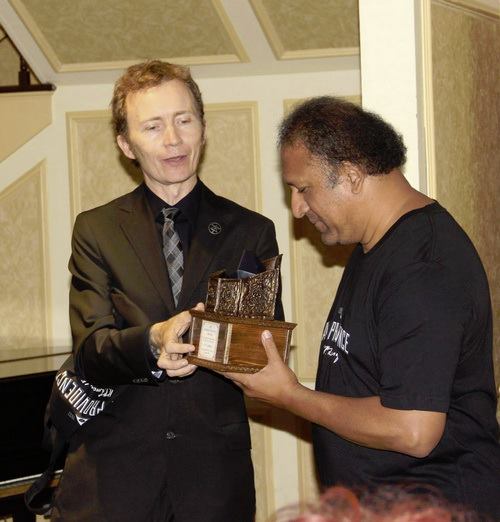 Three-lobed burning eye