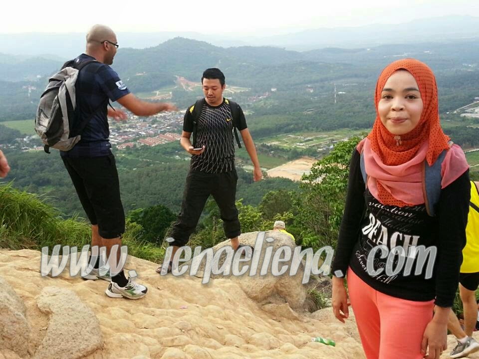 Mendaki Broga Hill Buat Kali Kedua - iena lifestyle blogger