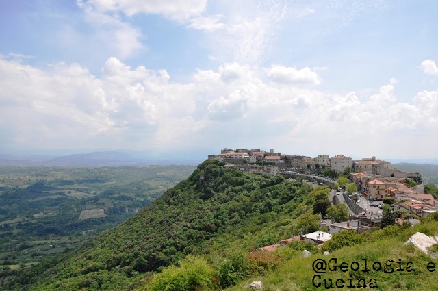 Geologia e Cucina: Monte Soratte: bunker ed asparagi.