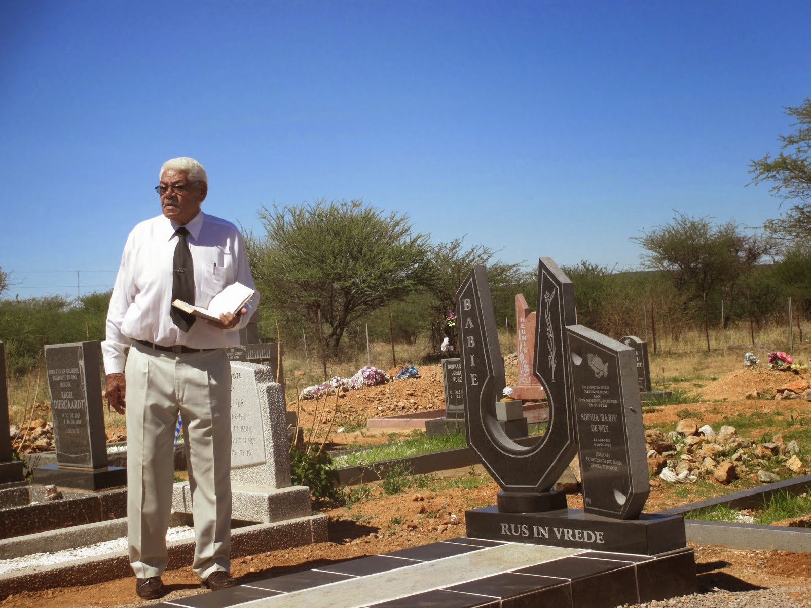Loletta in Namibia: Tombstone Dedication