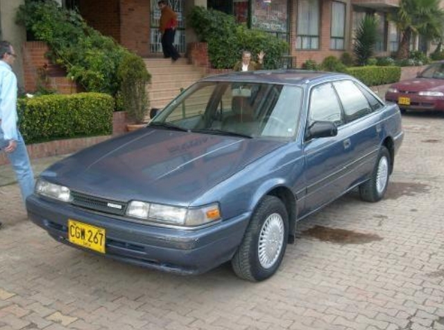 CRUISER - Clásicos en escala 1/43 (1:43 Classics): MAZDA 626 GLX ASAHI (1988)