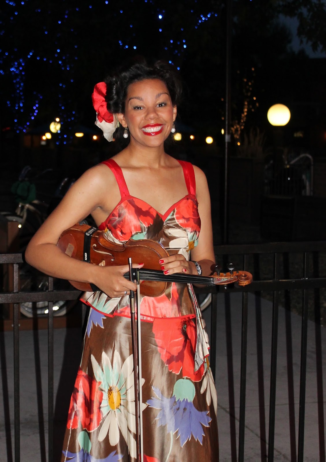 Swingin' With Ellie Shaw: photos