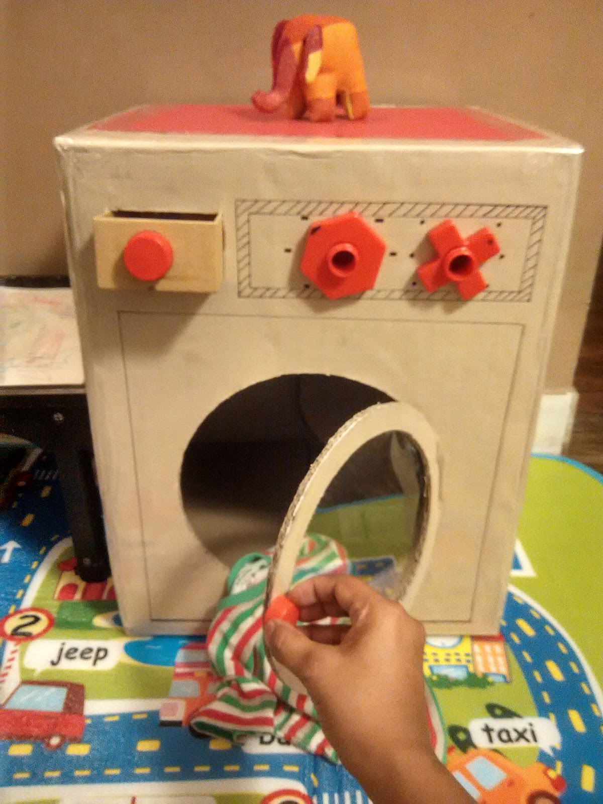 Sonshine Mumma: DIY Play Washing Machine | Pretend Play for Toddlers