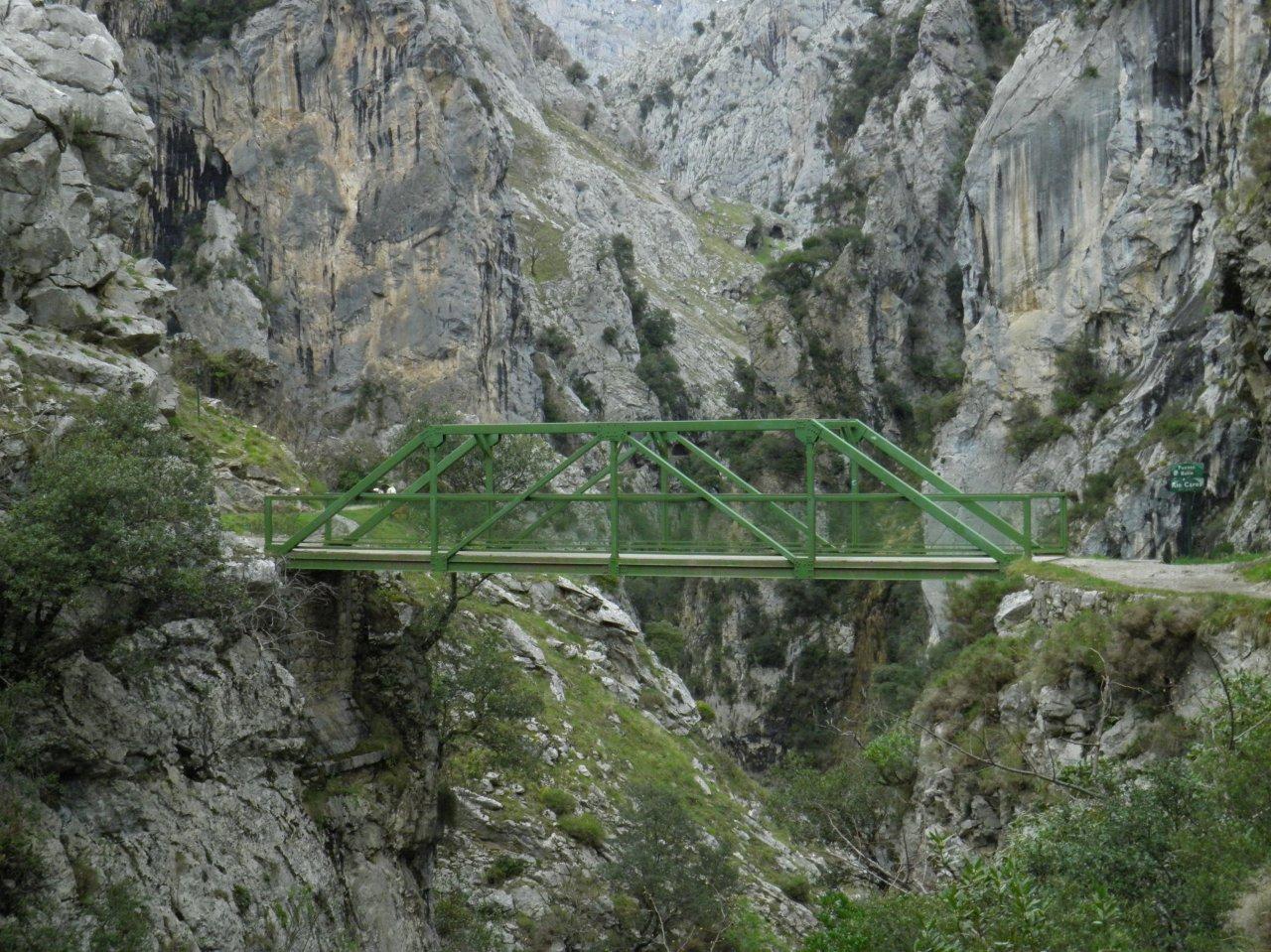 Las Reservas de Caza de León y el Hombre: La Ruta del Cares, Cain ...