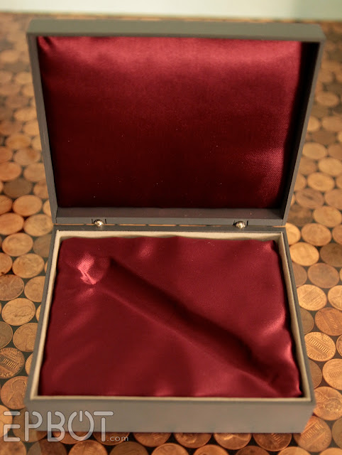 EPBOT: DIY Padded Display Box