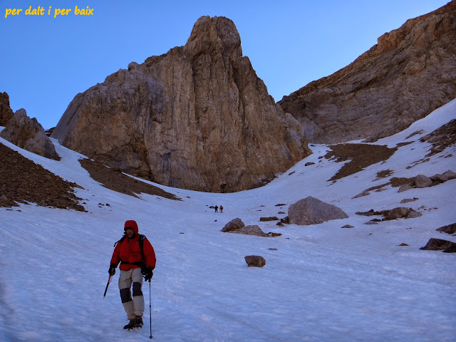 La voz de la Tierra: COLLARADA PERLA DE LA JACETANIA