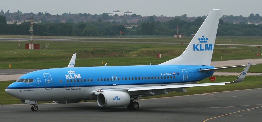 Birmingham Airport Photo Blog: Wednesday 1 June 2011 - matching ...