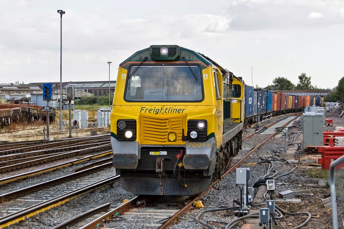 47s and other Classic Power at Southampton: Freightliner workings at ...
