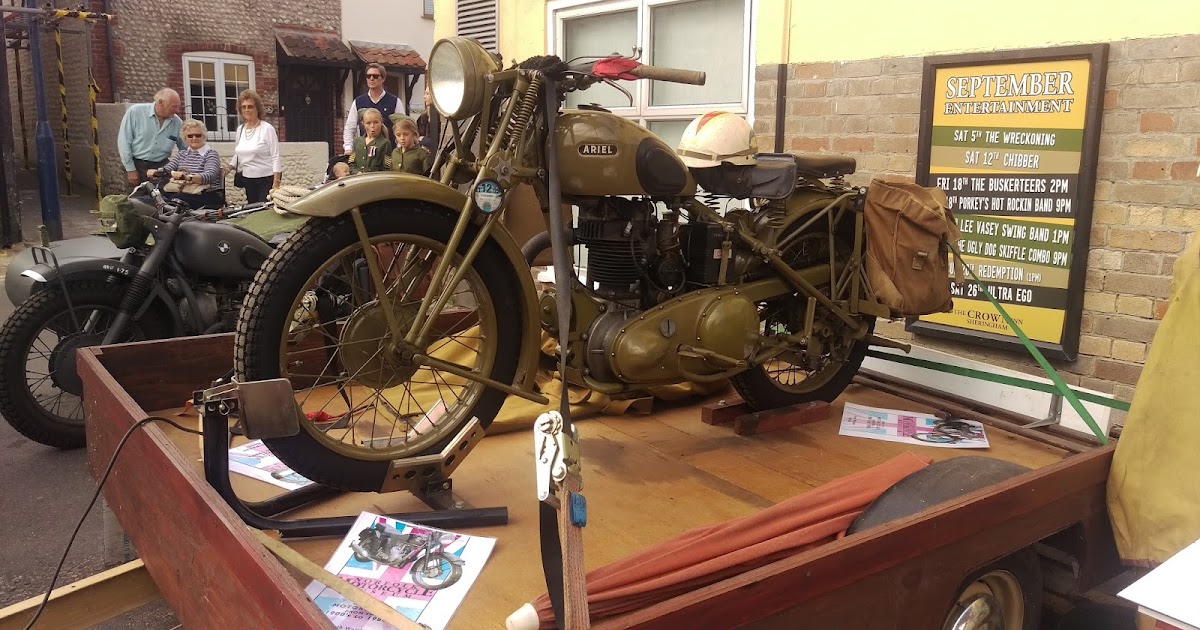 Amelia Squariel: Ariel W/NG at 1940's weekend