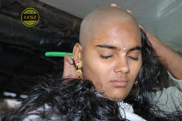 Head Shaved Indians: 21 years Young Women Tonsure at BaberShop... 3