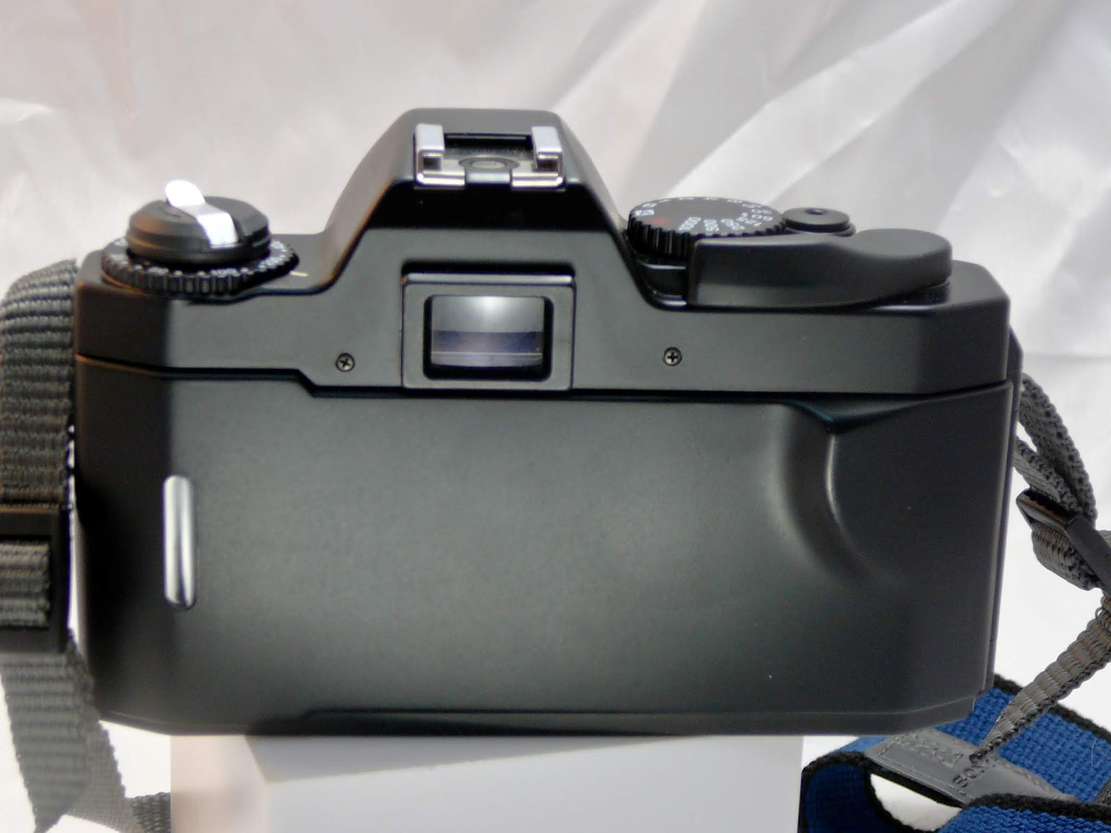 Random Camera Blog: The Canon T60 SLR - A sweet shooter!