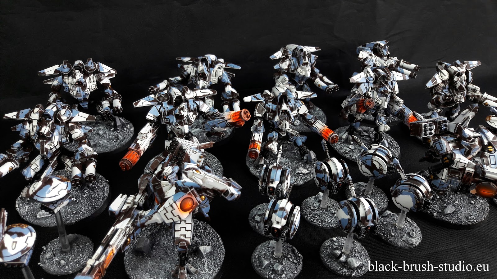 Tau Empire (Winter Camo Scheme): XV9 with Twin-linked Burst Cannon and ...