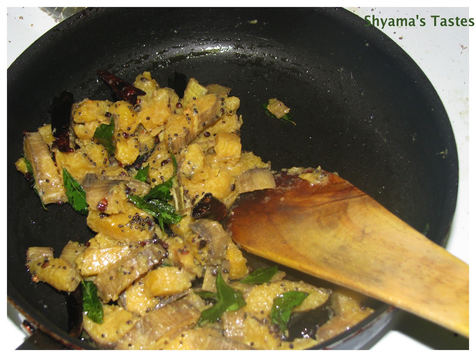 Shyama's Tastes: Vazhakka Upperi/Banana Stir Fry