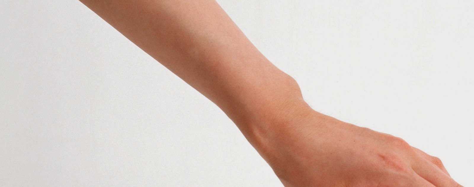 Tips Alami Memutihkan Tubuh Tanpa Kosmetik dan Operasi Plastik