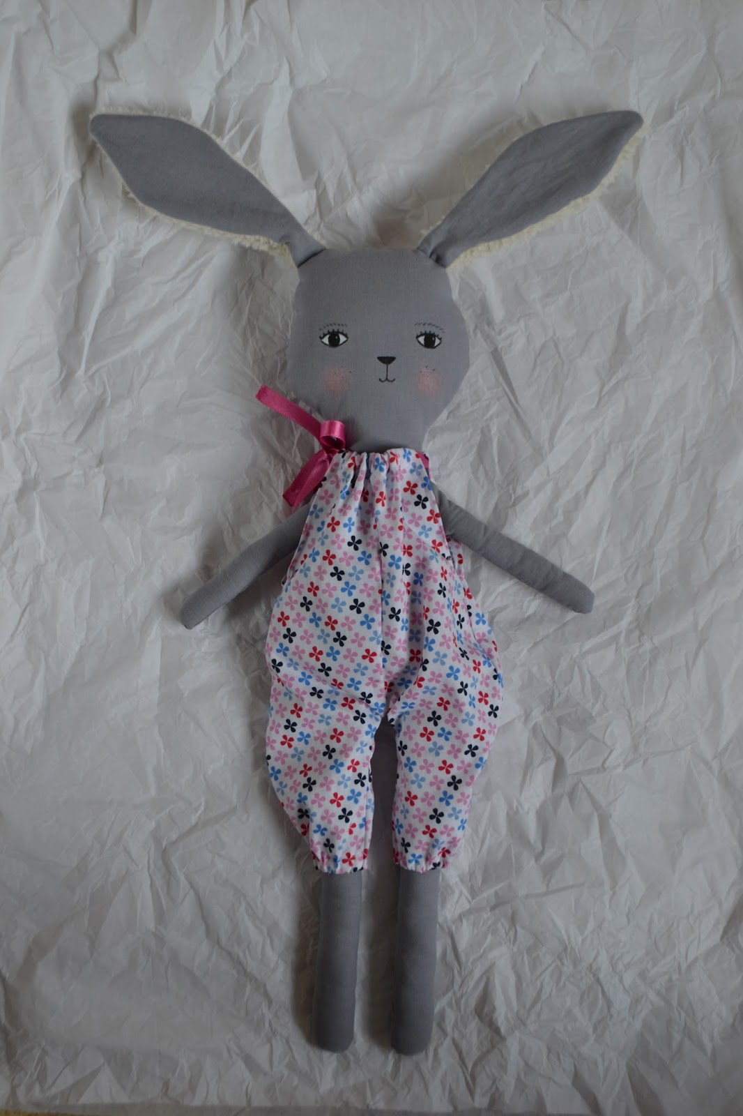 Iepurasi handmade - jucarii cu suflet - Nasturelul fermecat - jucarii ...