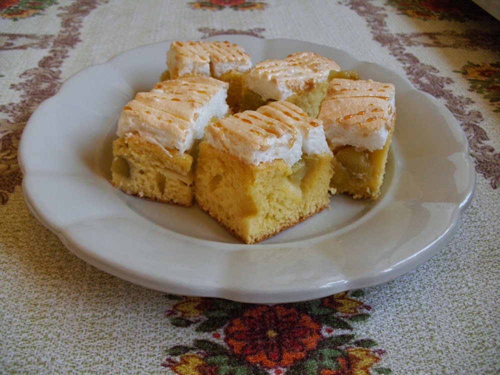 Gatesc pentru cei dragi: Prajitura cu rabarbar