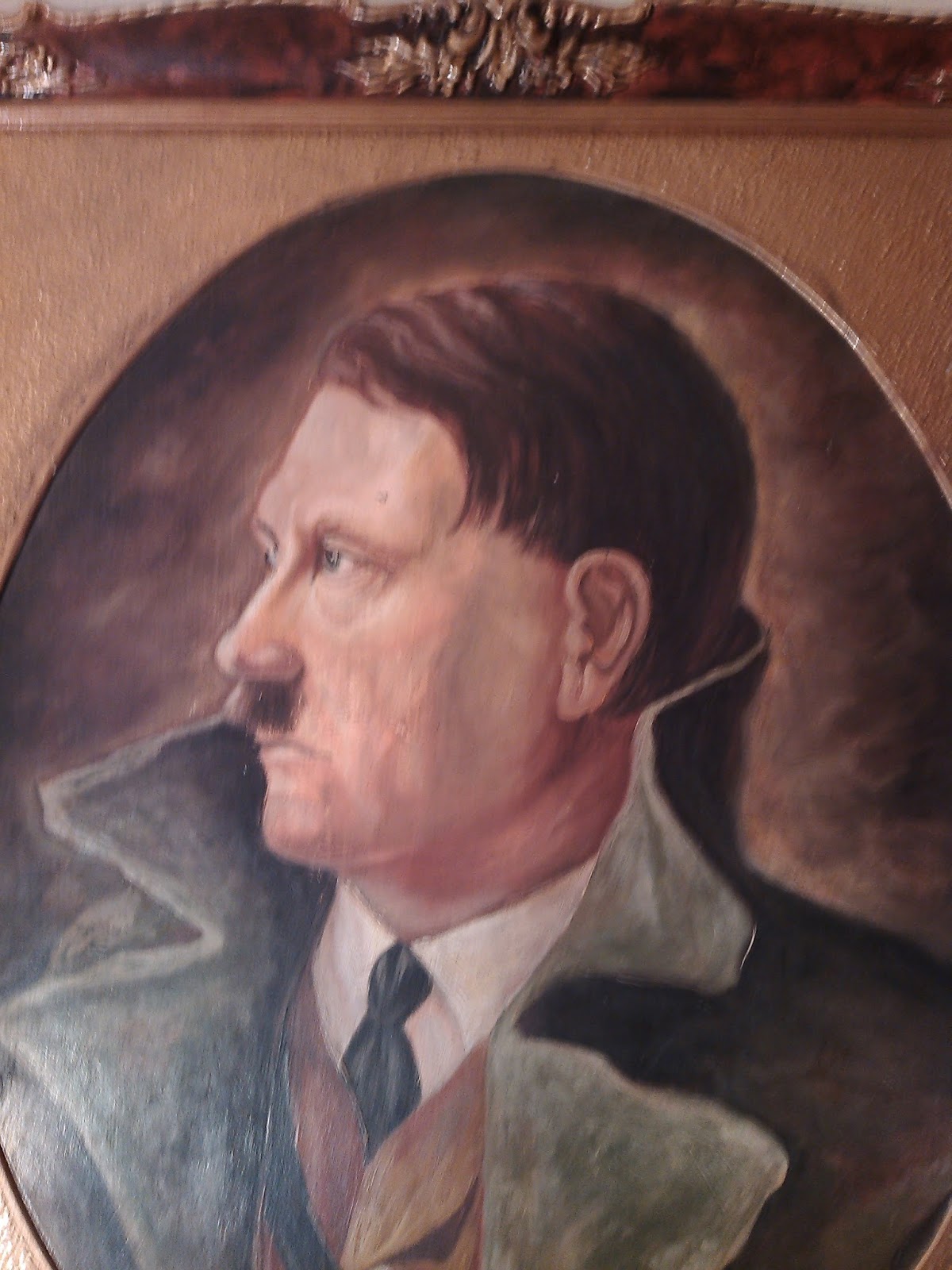 germanmilitariaww2: 1932 ADOLF HITLER PORTRAIT IN THE FRAME BUST HEAD ...