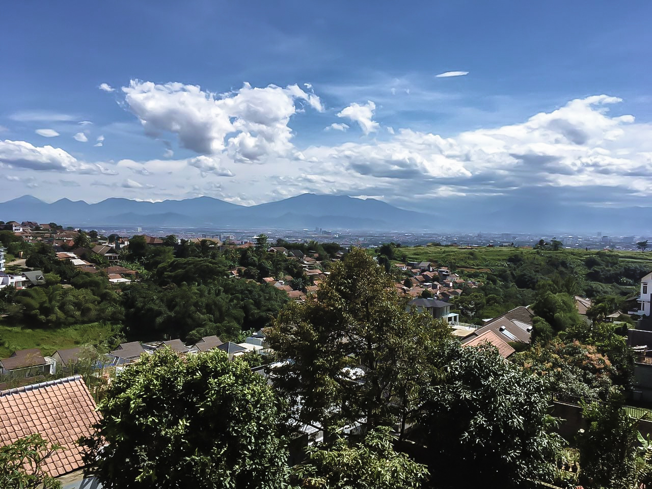 RUMAH MEWAH DI RESOR DAGO PAKAR