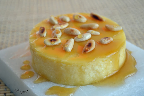 Tartitas de mató y miel con piñones | Cocina