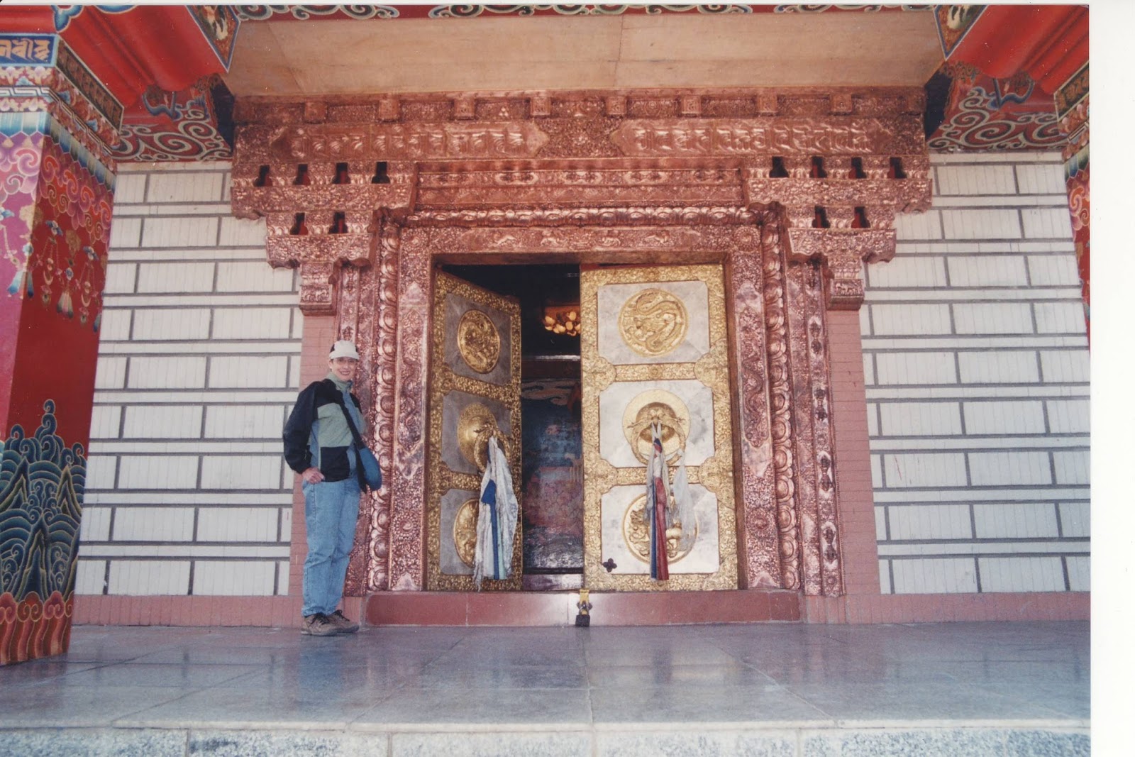 eChinaTourism.com: Visiting Monasteries of China