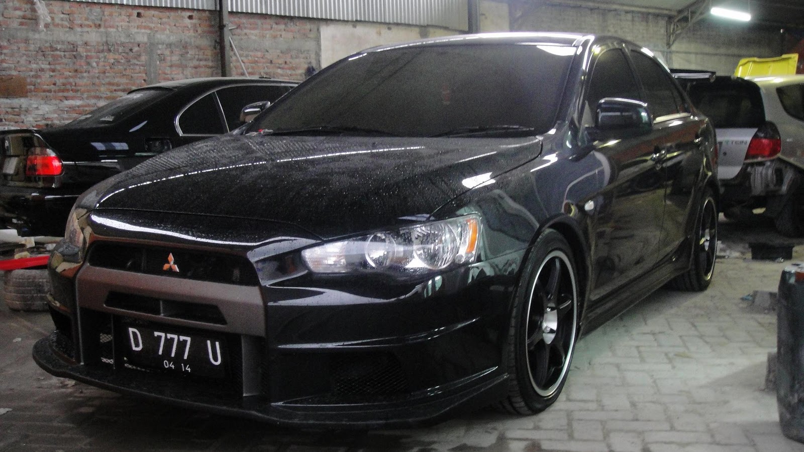 ZOOM BODYWORKS & PAINTING: LANCER EX (VARIS EVO x STYLE)